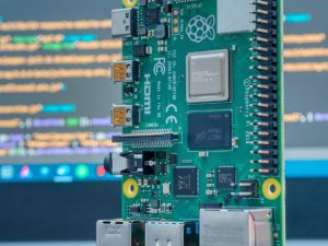 Raspberry Pi Nedir ? Raspberry Pi ile Neler Yapılabilir ? Raspberry Pi ...
