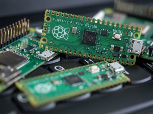 Raspberry Pi Nedir ? Raspberry Pi ile Neler Yapılabilir ? Raspberry Pi ...